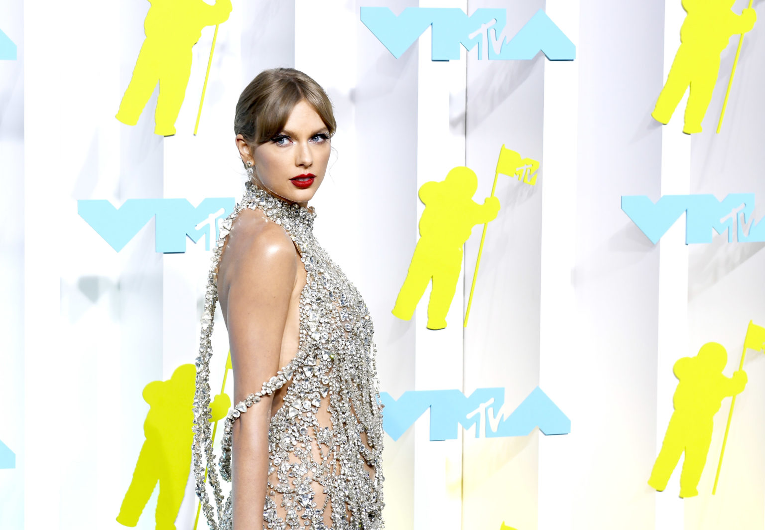 Taylor Swift Drops Cheeky Visual for "Karma" Remix Featuring Ice Spice ...